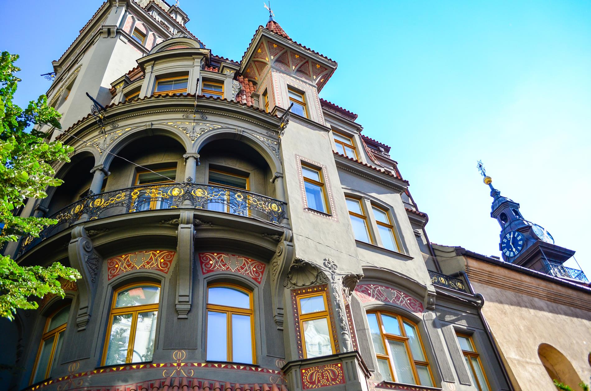 Fun in Prague. Old town and jewish town interiors with coffee and cake